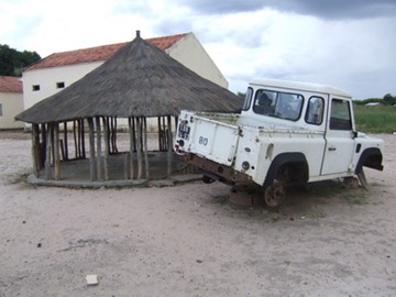 Luanda-Maputo by Bicycle: Angola-Últimos Dias I (Luena – Lucusse)